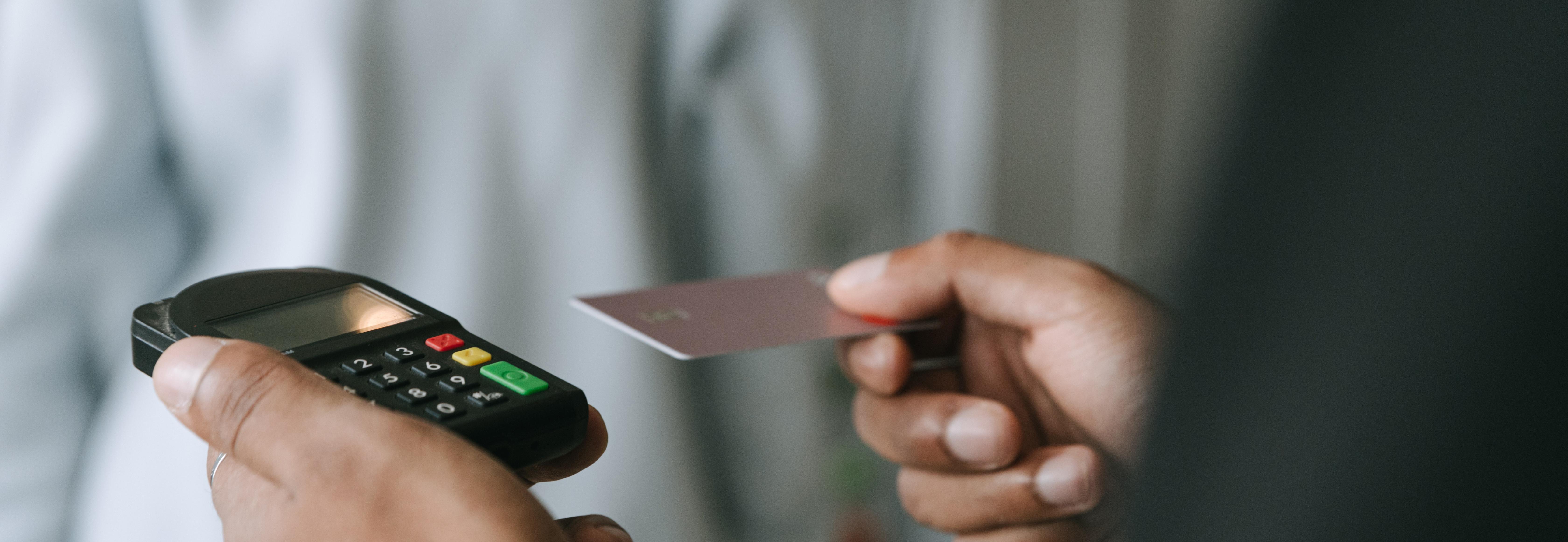 Verbesserte Kundenerlebnisse und höhere Kundenbindung im Bankwesen - Liferay DXP